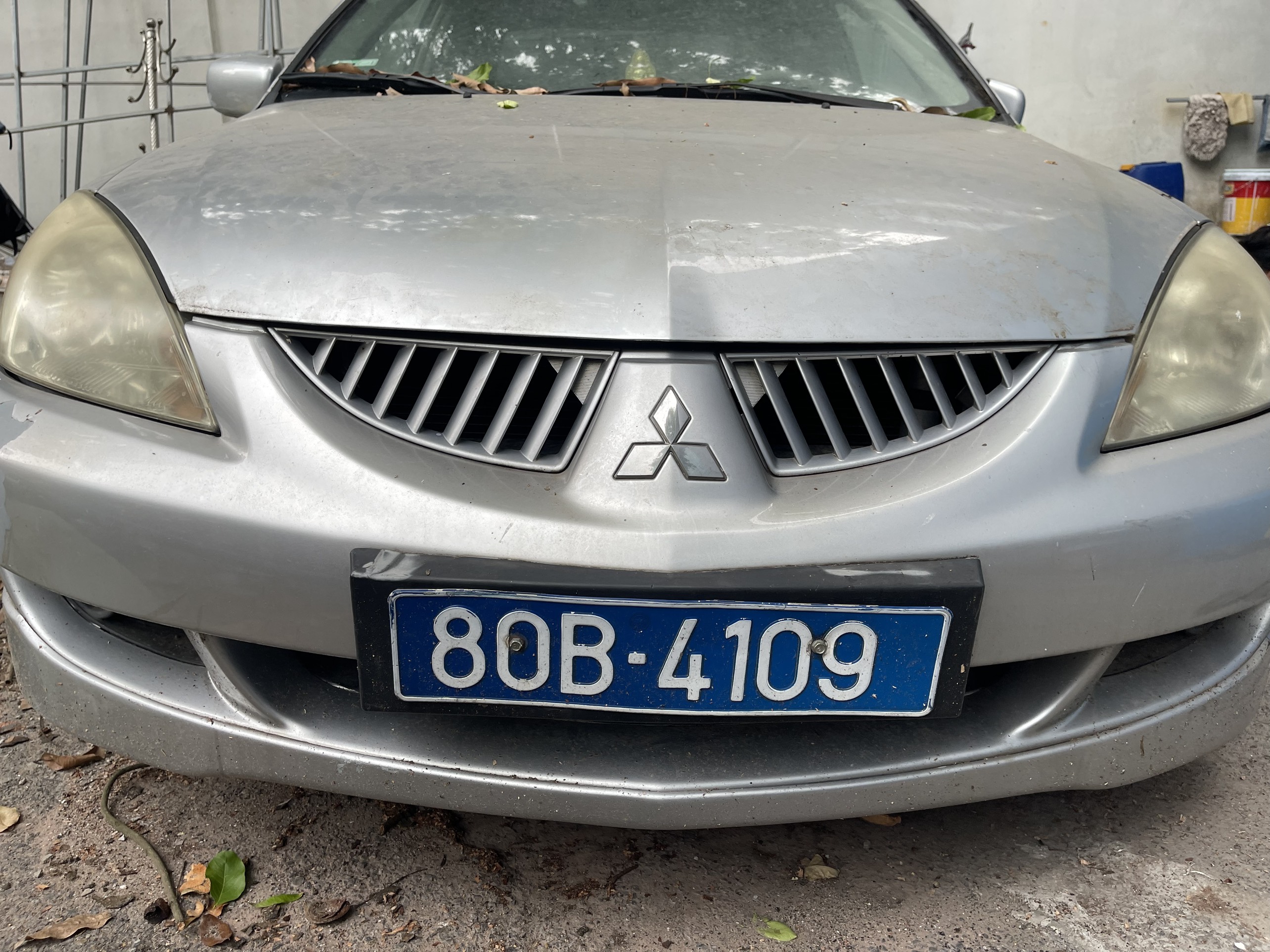 01 xe ô tô 5 chỗ hiệu Mitsubishi; BKS: 80B-4109, màu: Xám, số loại: Lancer CS6ASRJELVT theo GCN ...